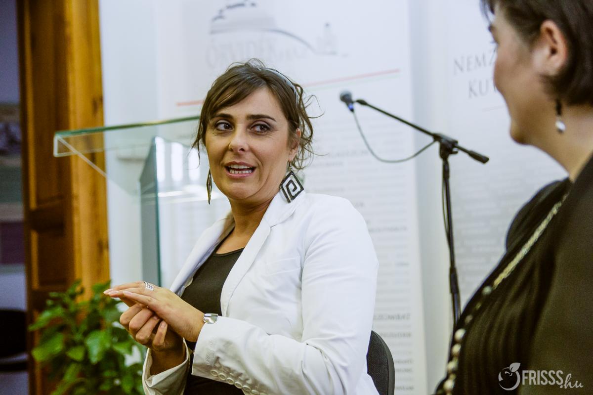 FRISSS.hu ...minden Szombathelyről és környékéről / Bálint Éva: itt ...